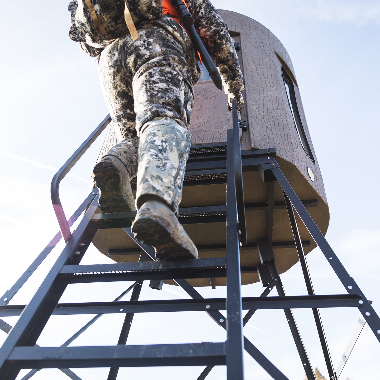 STEEL TOWER SYSTEM – Banks Outdoors